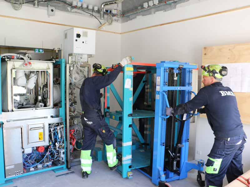 HOY Scandinavian moves hot cells in hospitals